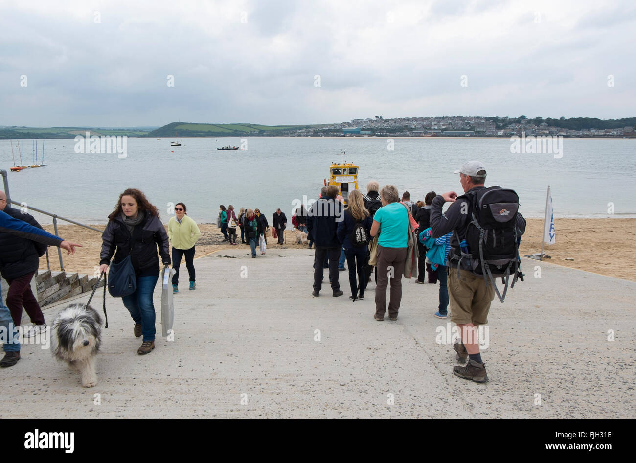 Queue in silhouette hi-res stock photography and images - Alamy