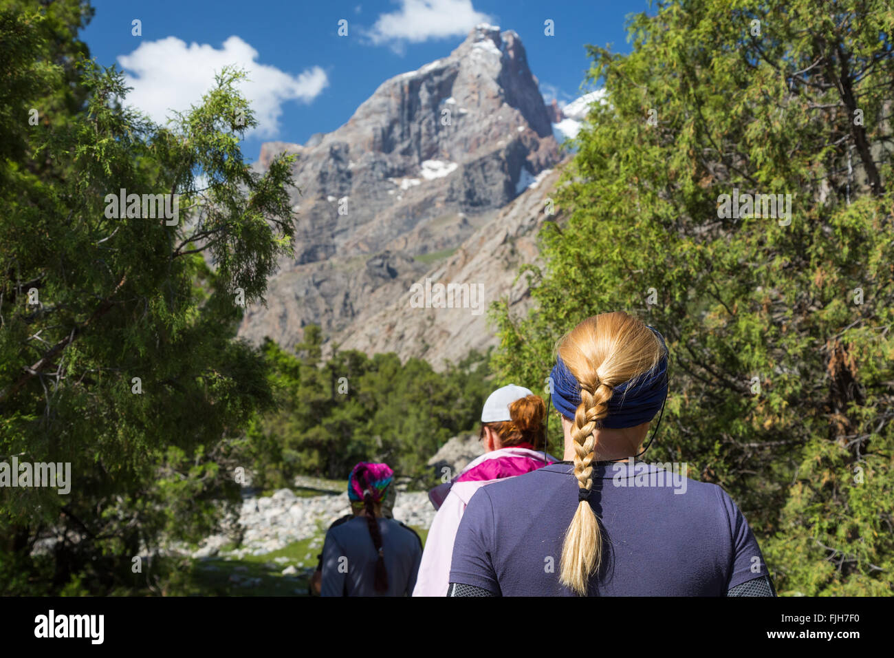 Group of people in wilderness hi-res stock photography and images - Alamy