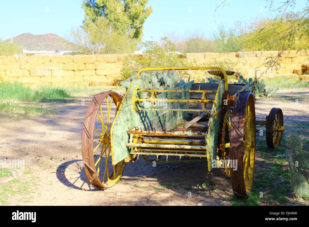 Vintage agricultural machine hi-res stock photography and images - Alamy