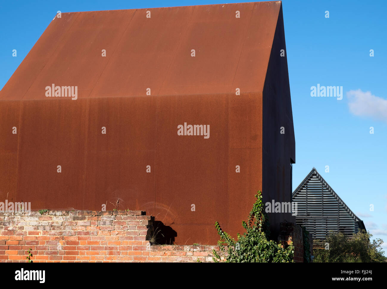Building dove hi-res stock photography and images - Alamy