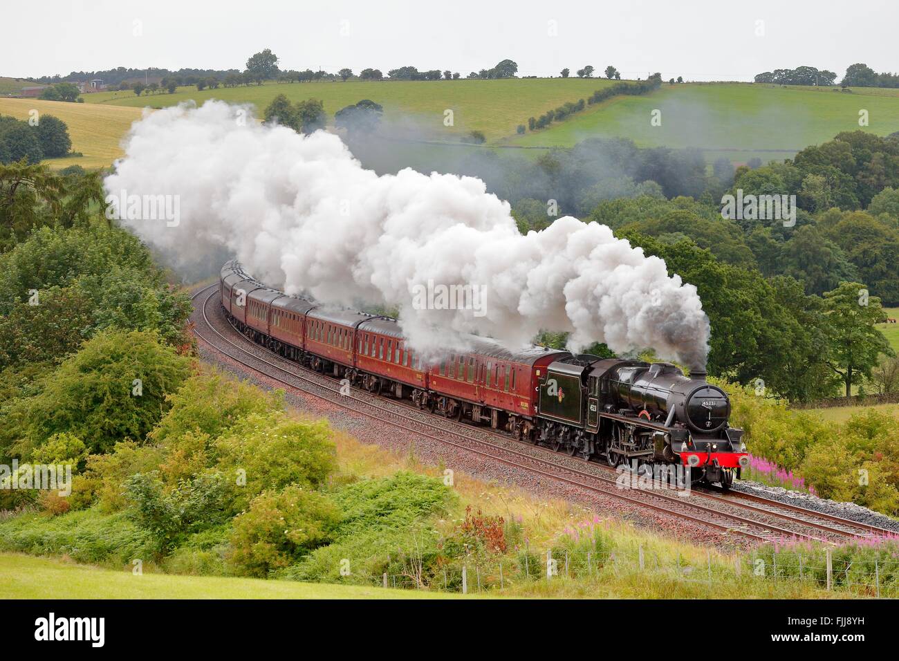 Settle to Carlisle Railway Line. Steam train The Sherwood Forester LMS ...