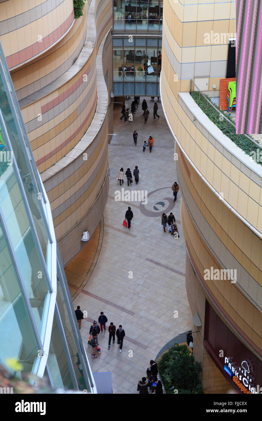 Japan osaka namba parks architecture hi-res stock photography and ...