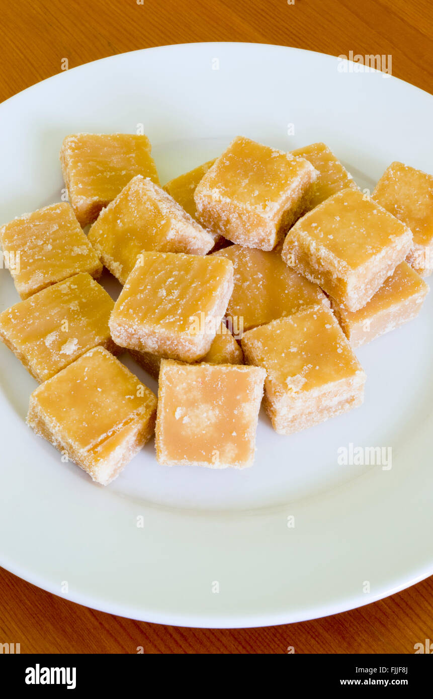 Scottish tablet hi-res stock photography and images - Alamy