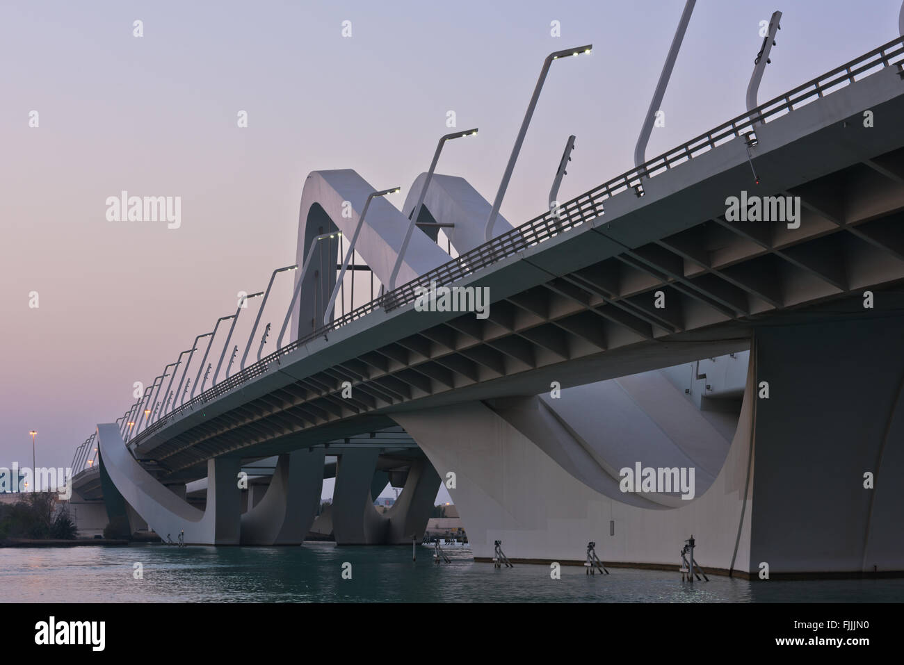 Sheikh zayed bridge in abu dhabi hi-res stock photography and images ...