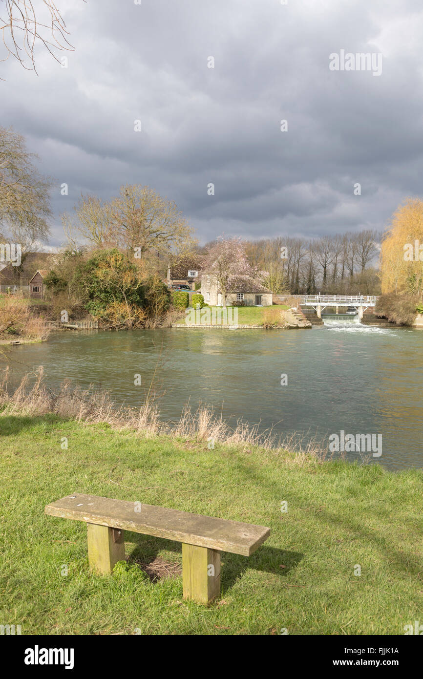 Buscot Lock and weir on the River Thames, Oxfordshire, England, UK ...