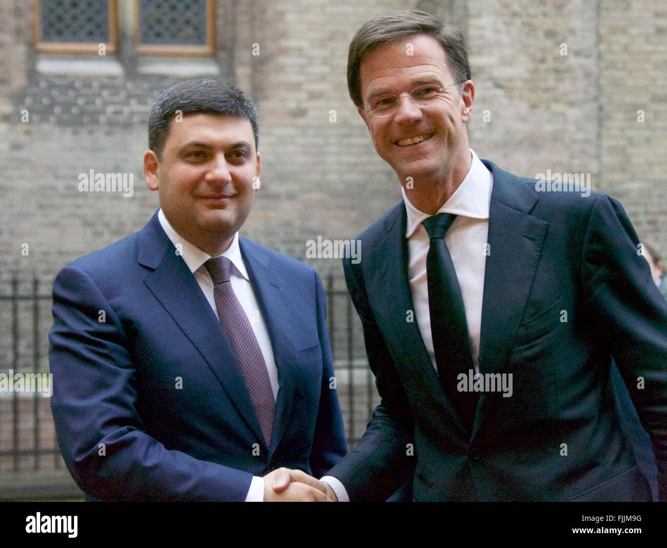Hague. 2nd Mar, 2016. Dutch Prime minister Mark Rutte(R) meets with ...