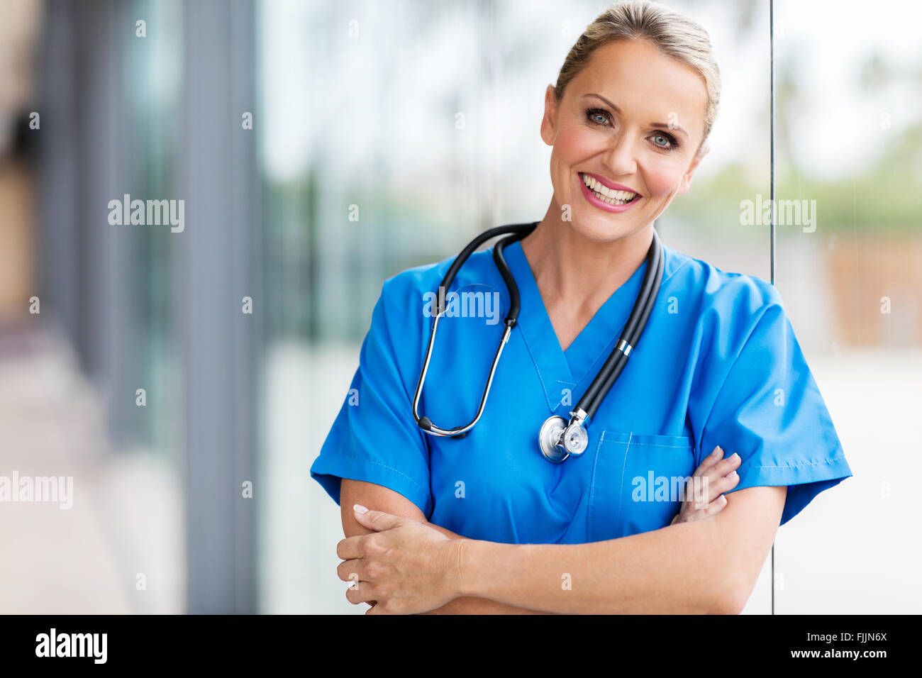 Beautiful female doctor surgeon hi-res stock photography and images - Alamy