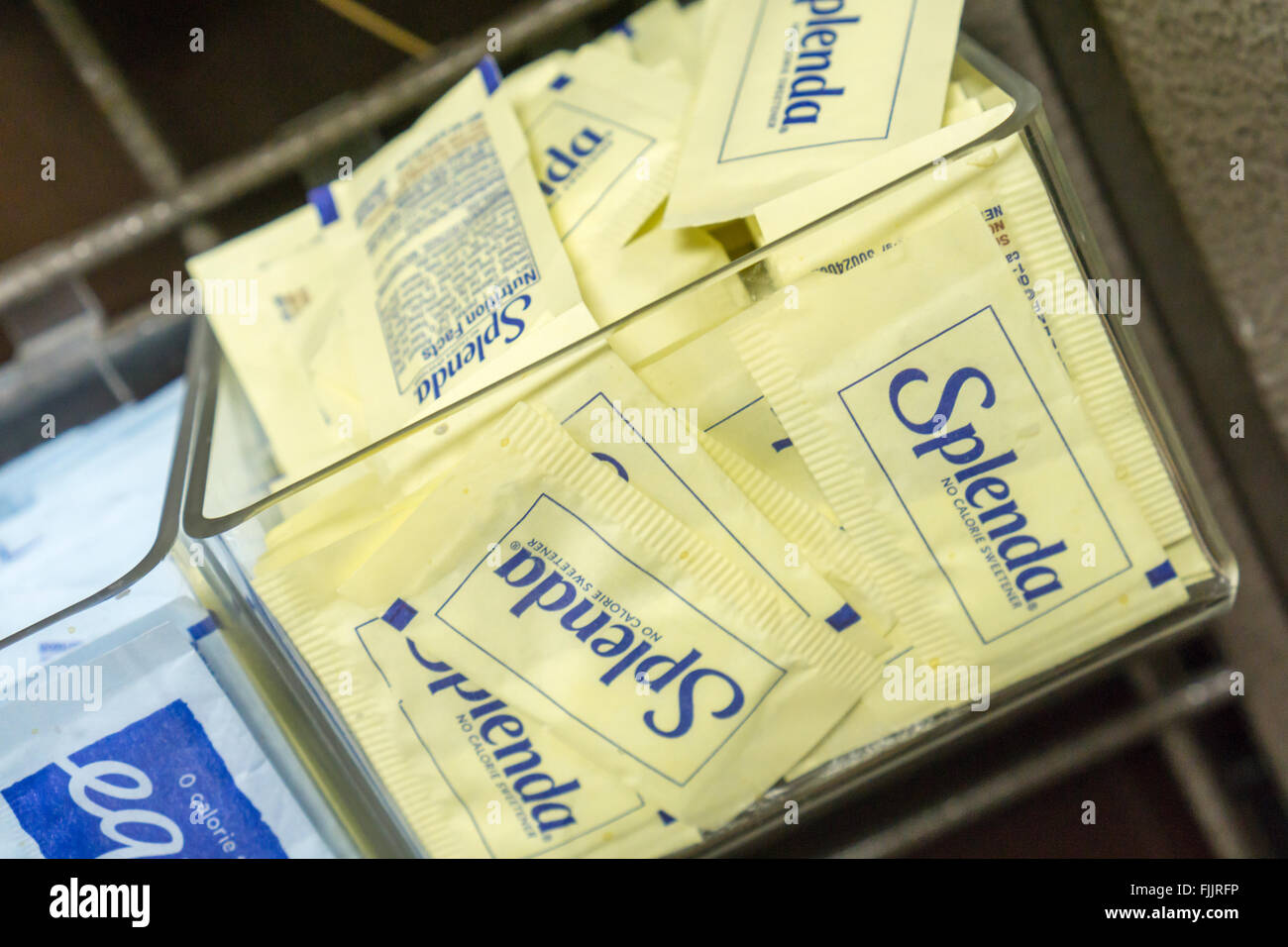 Splenda hi-res stock photography and images - Alamy