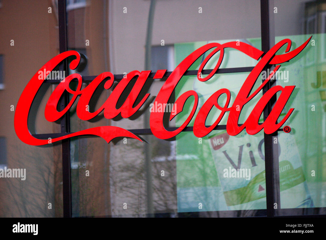 Markenname: "Coca Cola", Berlin Stock Photo - Alamy