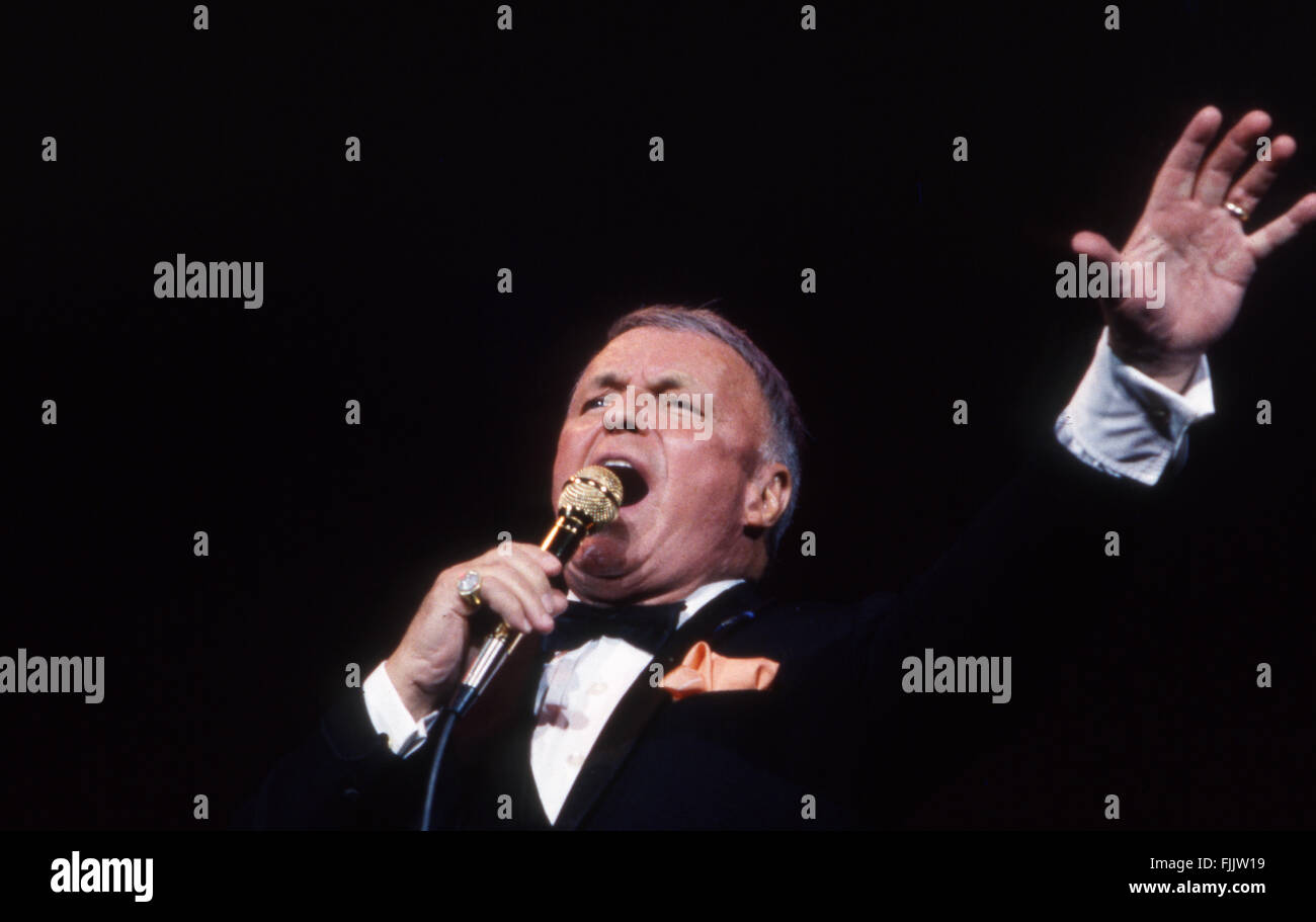 Chicago, Illinois, USA, 10th September, 1986 Frank Sinatra performs at ...