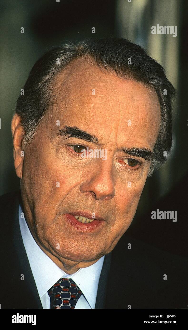 Bob dole campaign 1996 hi-res stock photography and images - Alamy