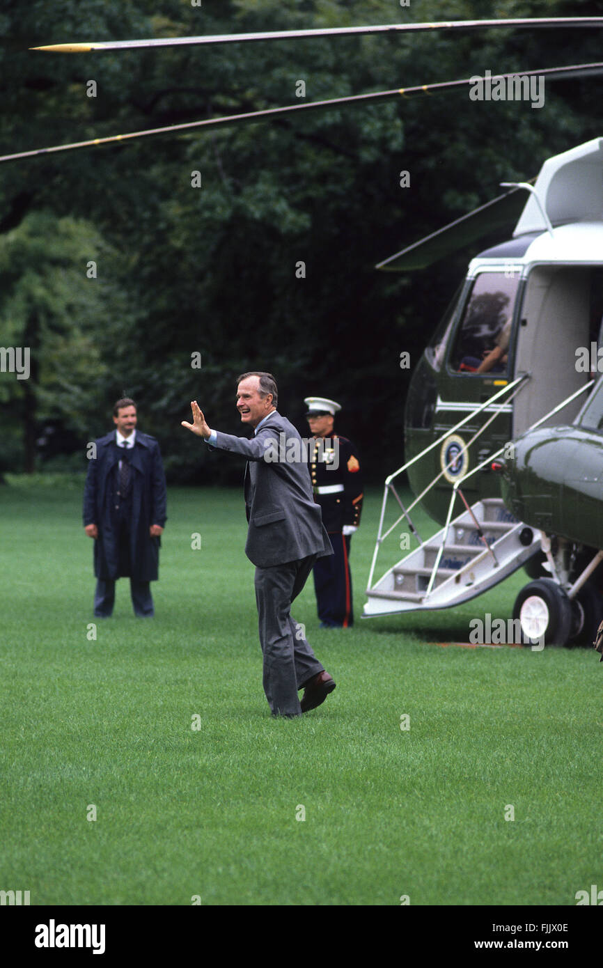 George bush 1990 hi-res stock photography and images - Alamy