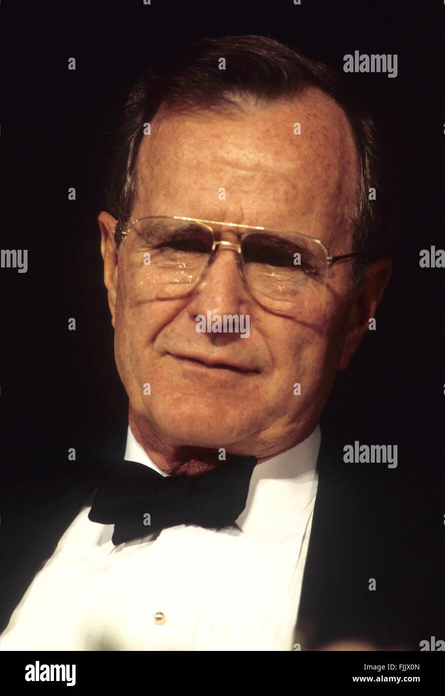 Black tie dinner hi-res stock photography and images - Alamy