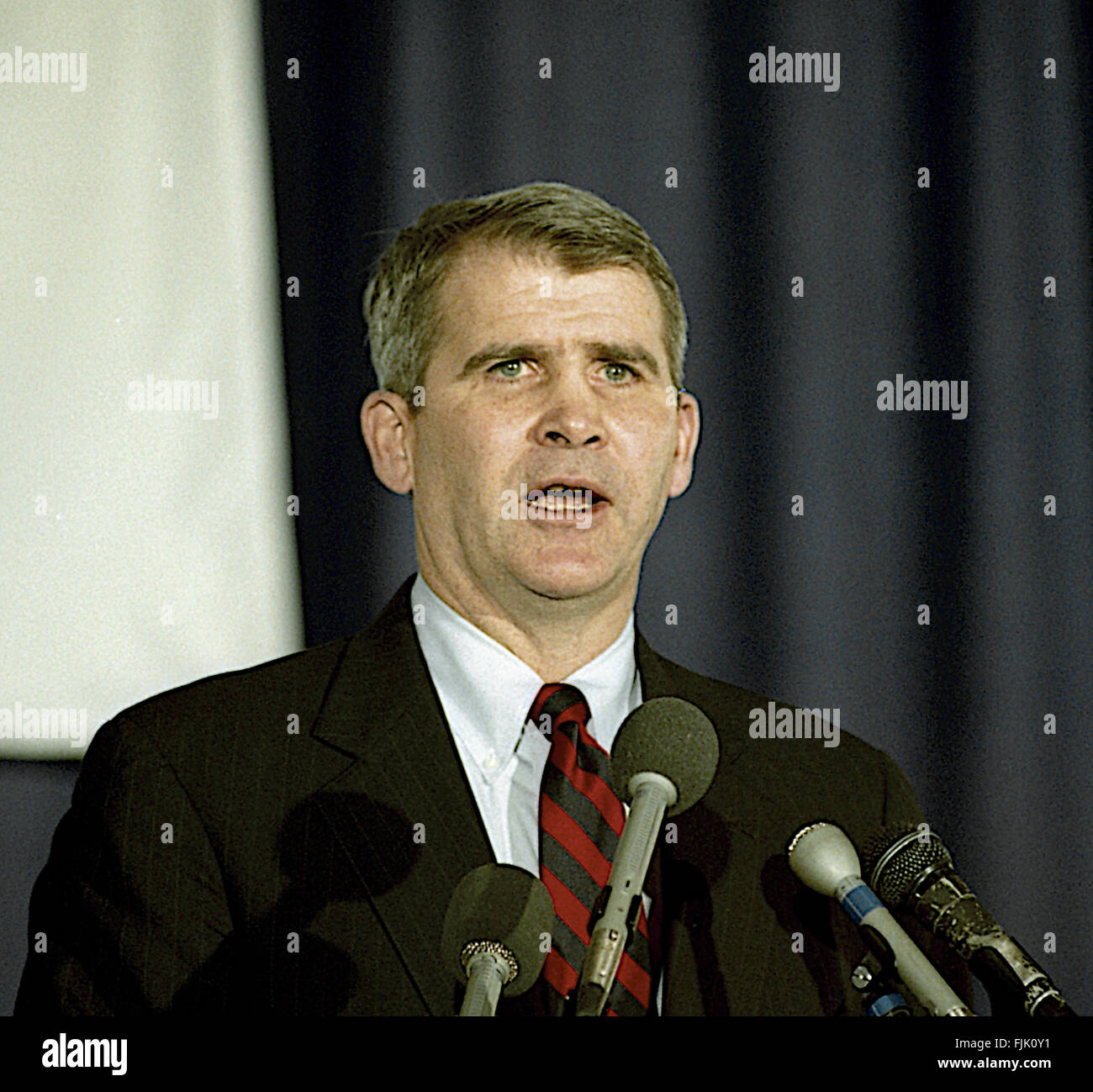 Oliver north contra hi-res stock photography and images - Alamy