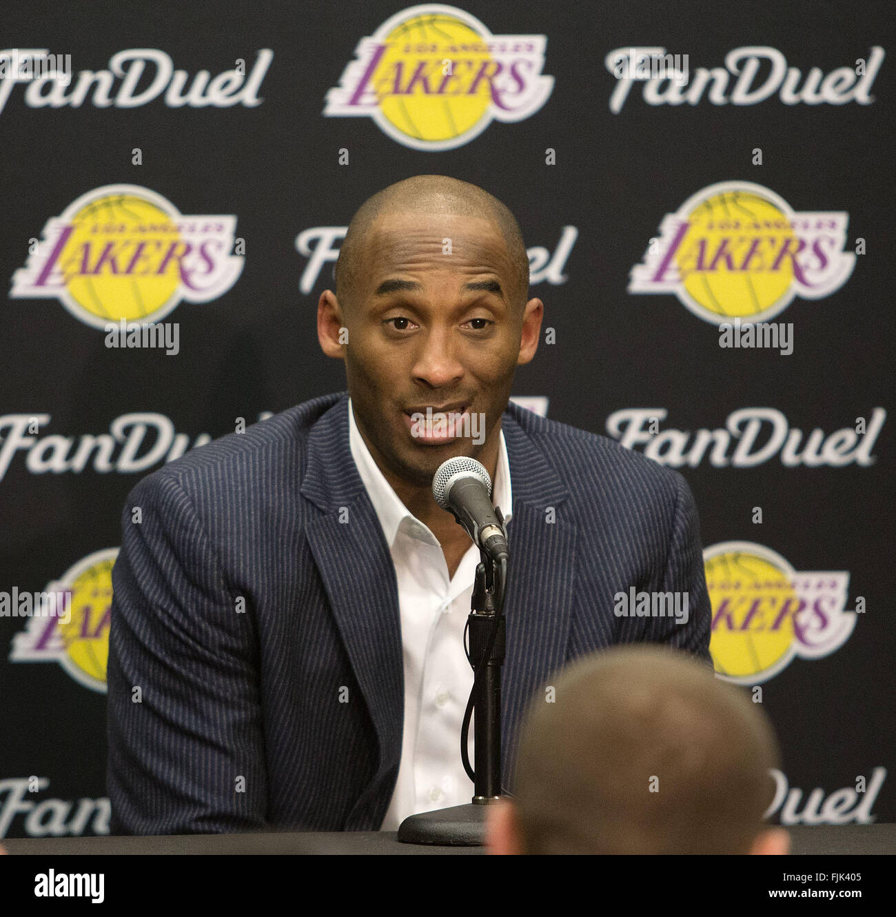 Kobe bryant lakers 2016 hi-res stock photography and images - Alamy