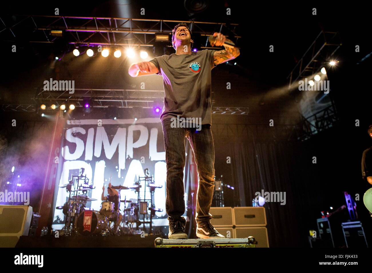 Simple plan music photos hi-res stock photography and images - Alamy