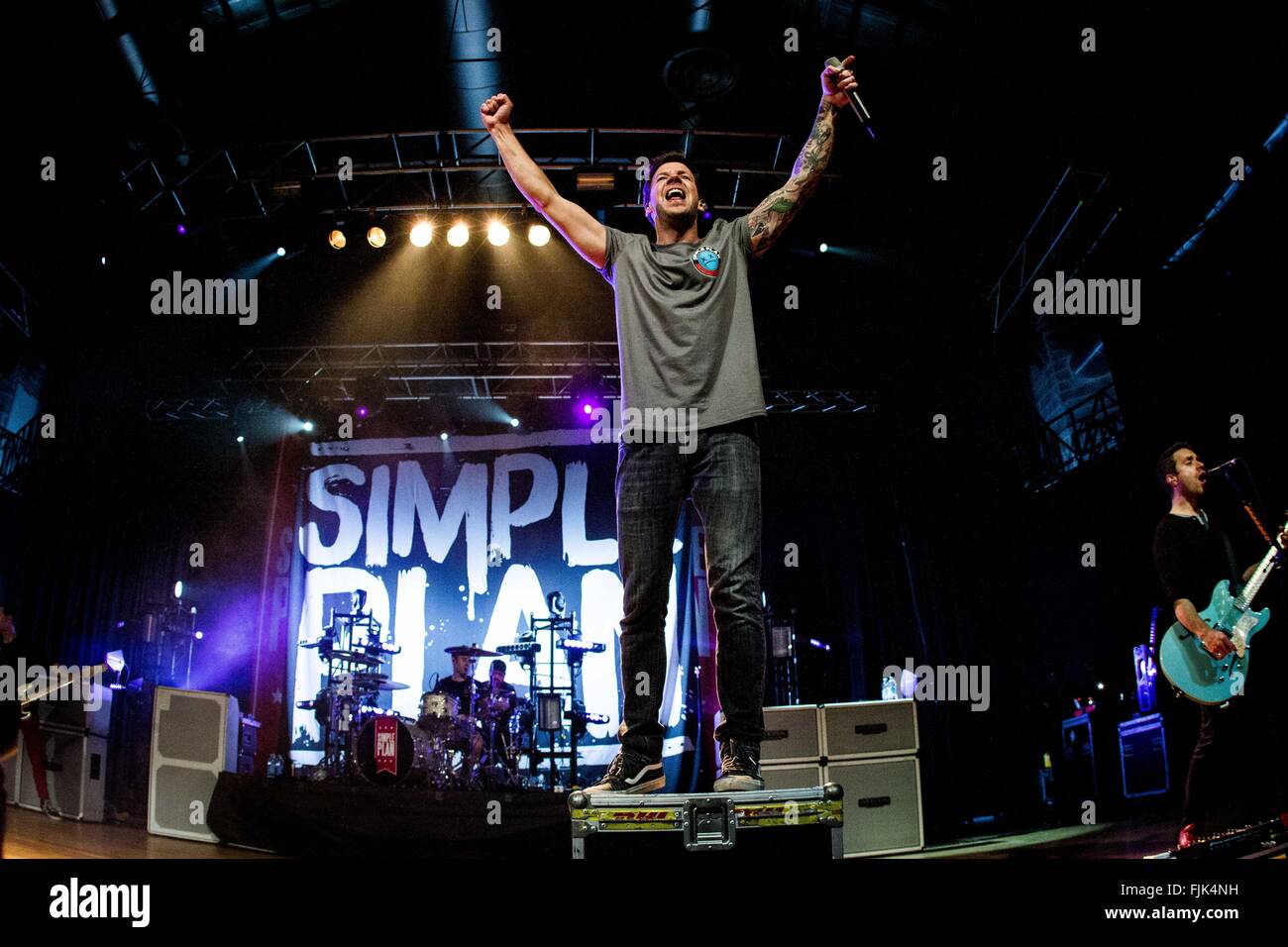 Rock band simple plan hi-res stock photography and images - Alamy