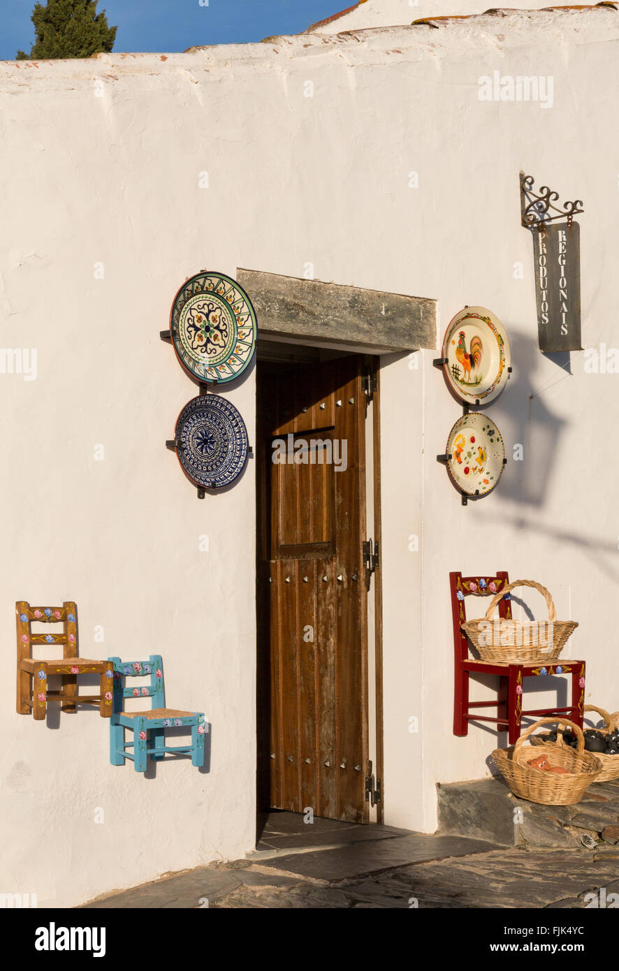 Store selling local crafts hi-res stock photography and images - Alamy