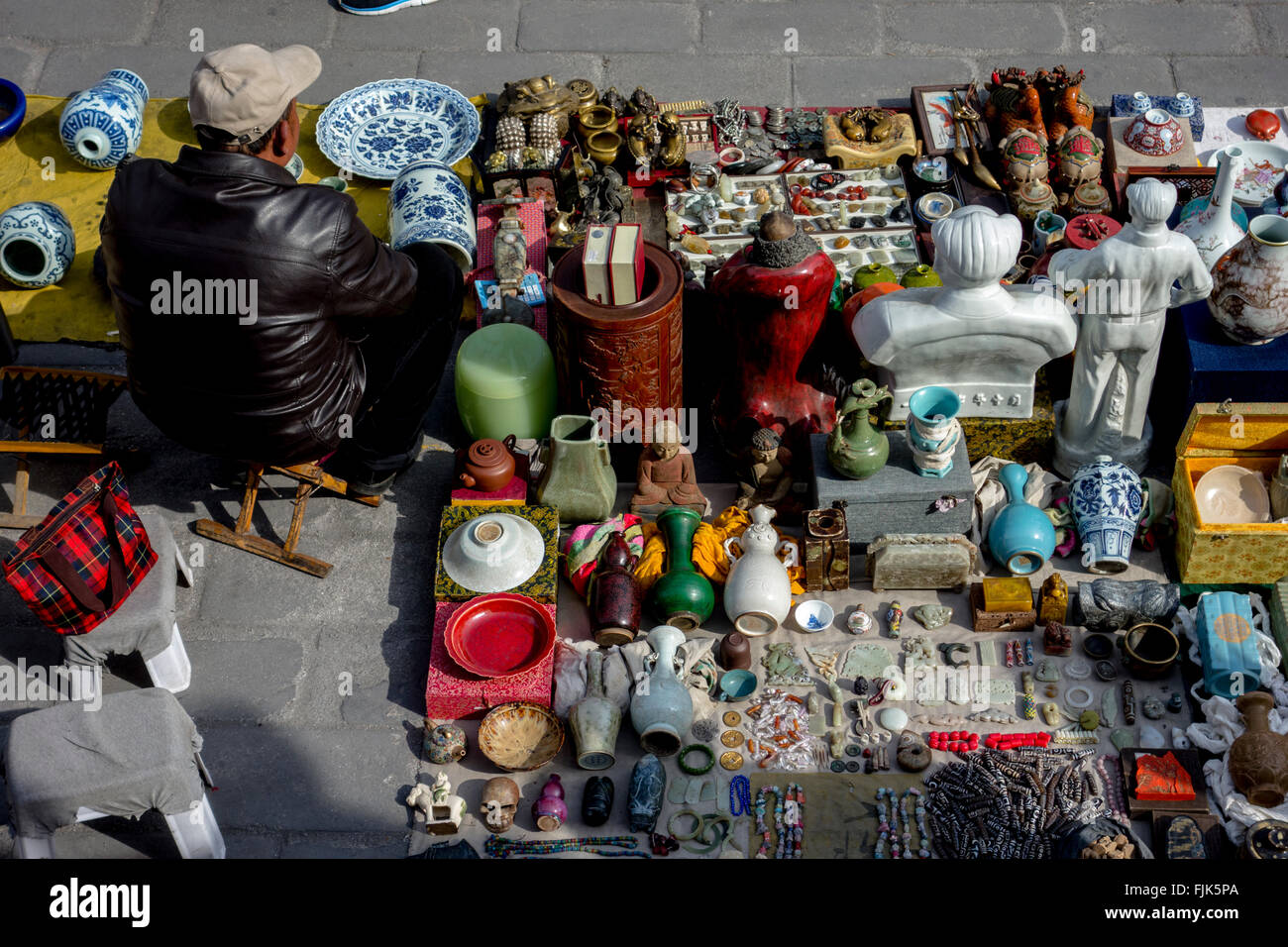 Beijing Panjiayuan antique market Stock Photo - Alamy