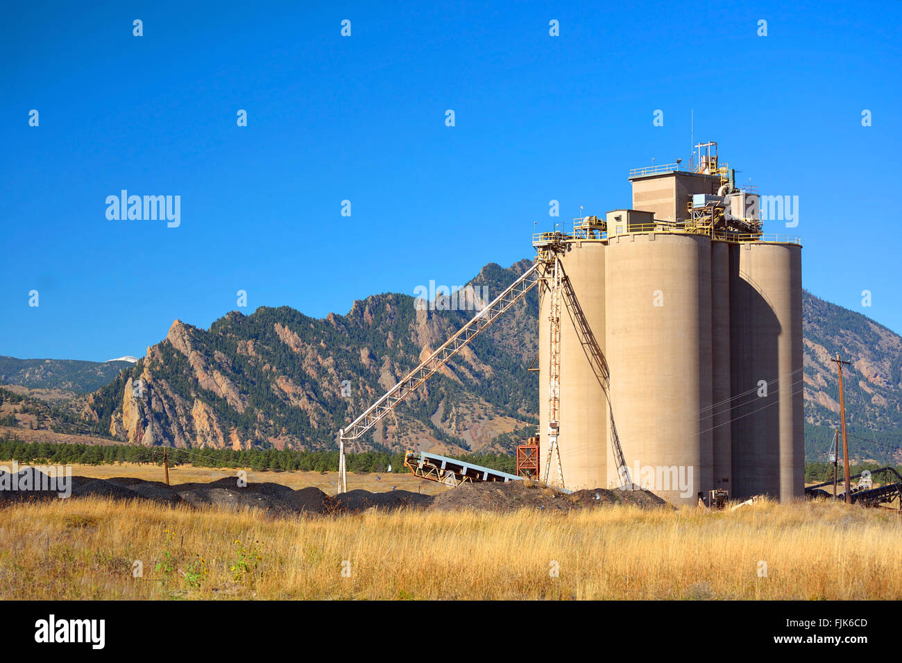 Concrete grain silo hi-res stock photography and images - Alamy