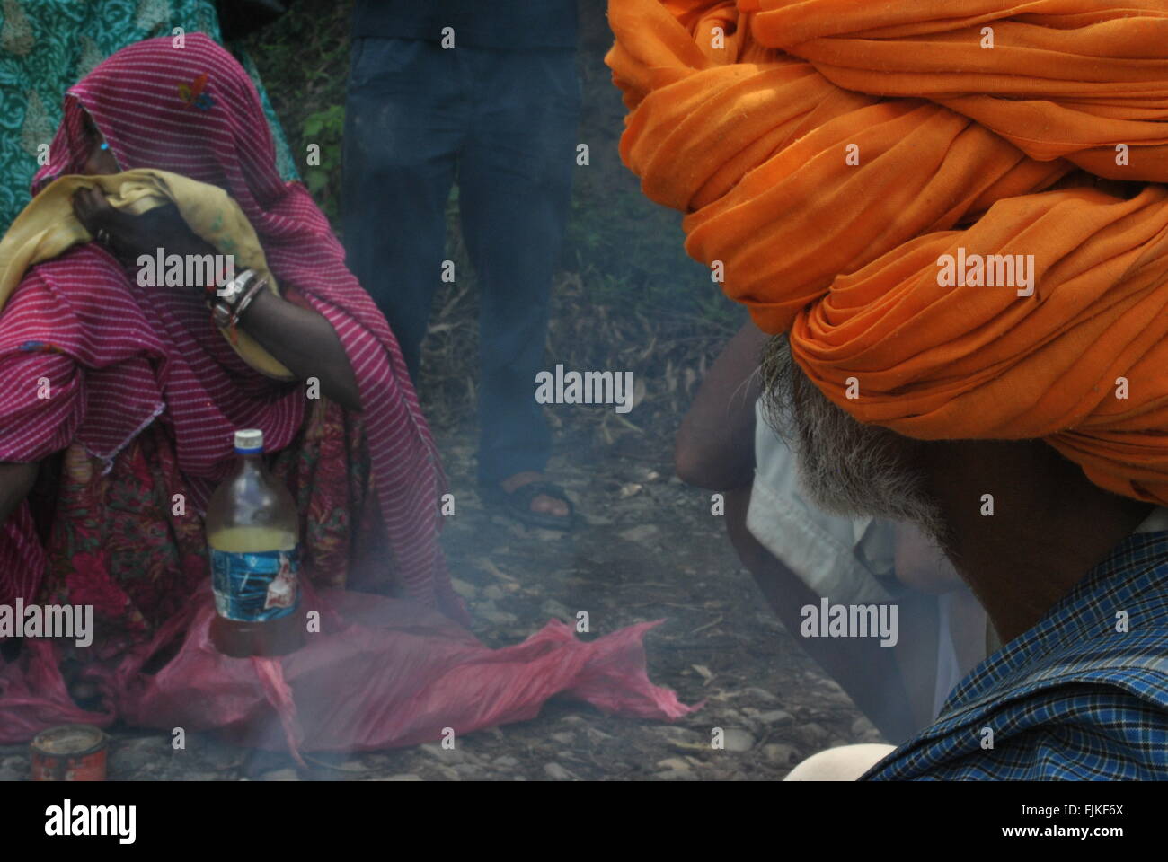 Cooking on the road, India Stock Photo - Alamy