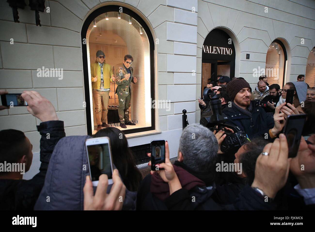 Ben Stiller and Owen Wilson, in the role of Derek Zoolander and Hansel ...