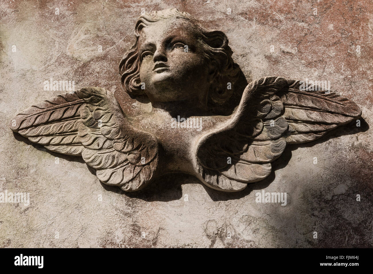 Angel sculpture hi-res stock photography and images - Alamy