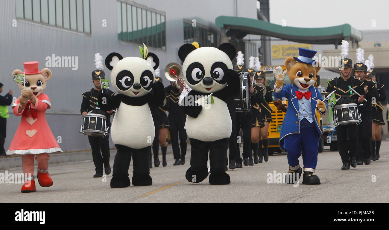 Incheon, South Korea. 3rd Mar, 2016. Performers of Everland are seen ...