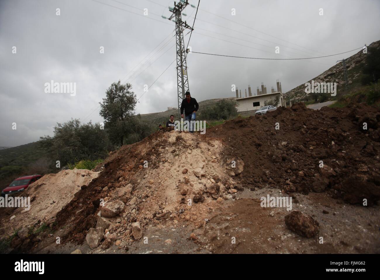 Nablus, West Bank, Palestinian Territory. 3rd Mar, 2016. Palestinians ...
