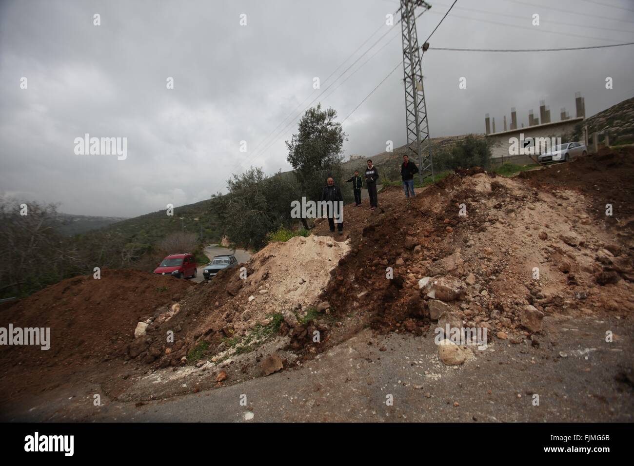 Nablus, West Bank, Palestinian Territory. 3rd Mar, 2016. Palestinians ...