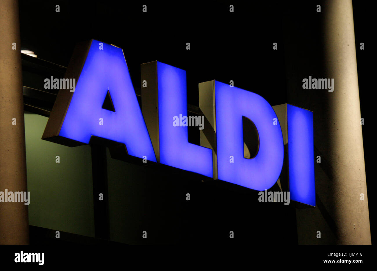 Aldi logo hi-res stock photography and images - Alamy