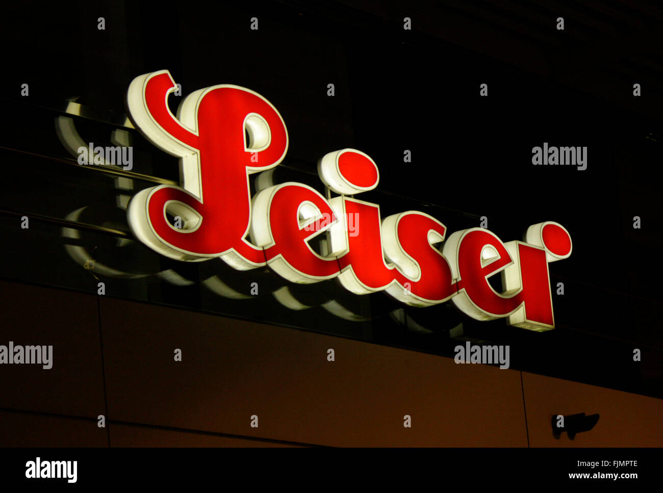 Leiser hi-res stock photography and images - Alamy