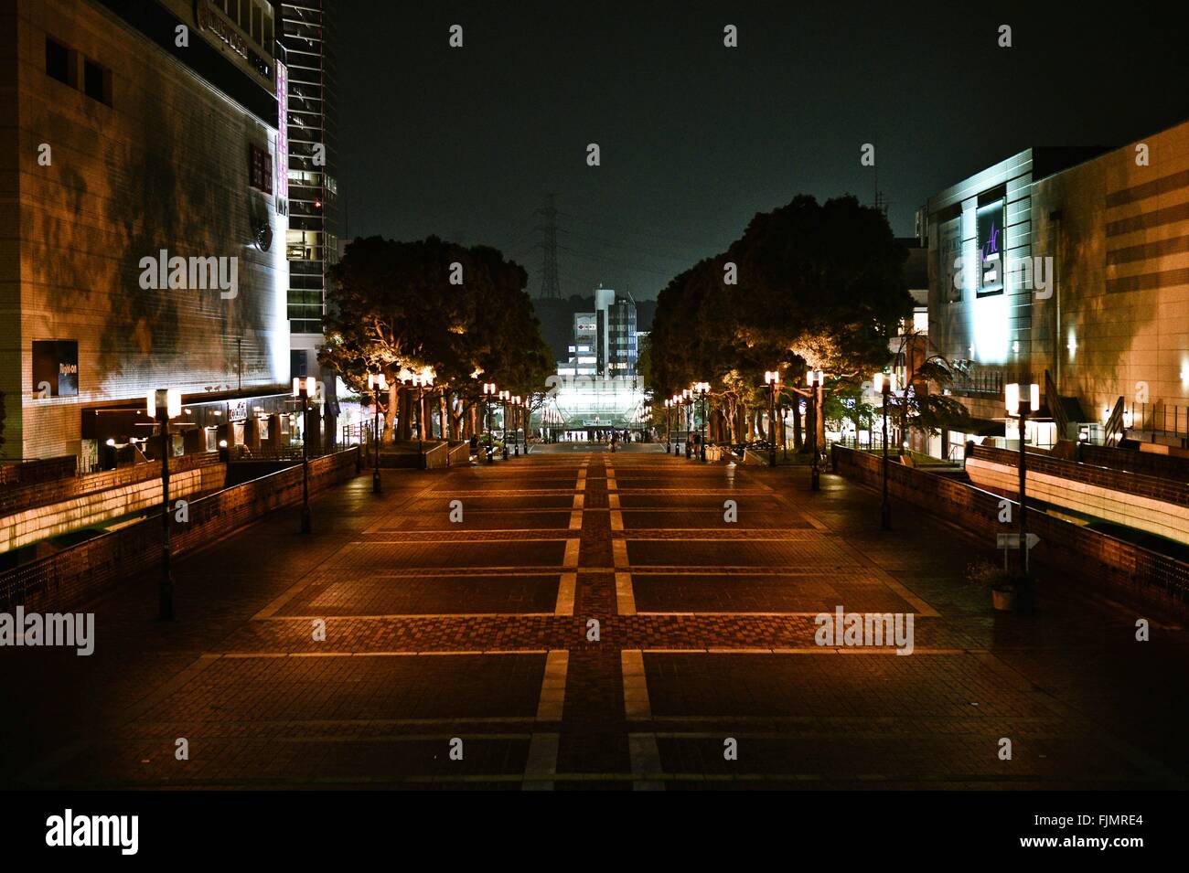 Town square at night hi-res stock photography and images - Alamy