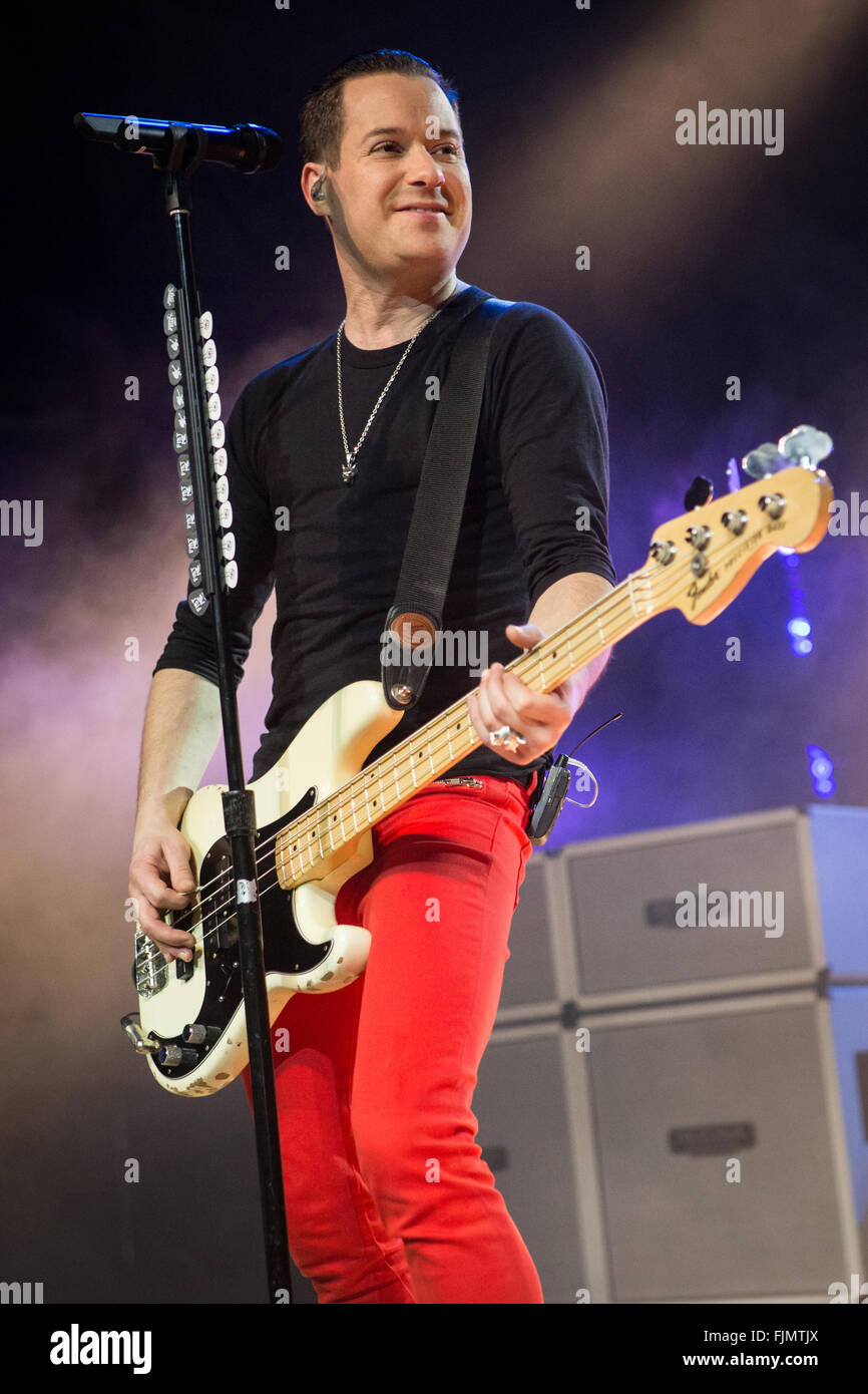 David desrosiers simple plan performs hi-res stock photography and ...