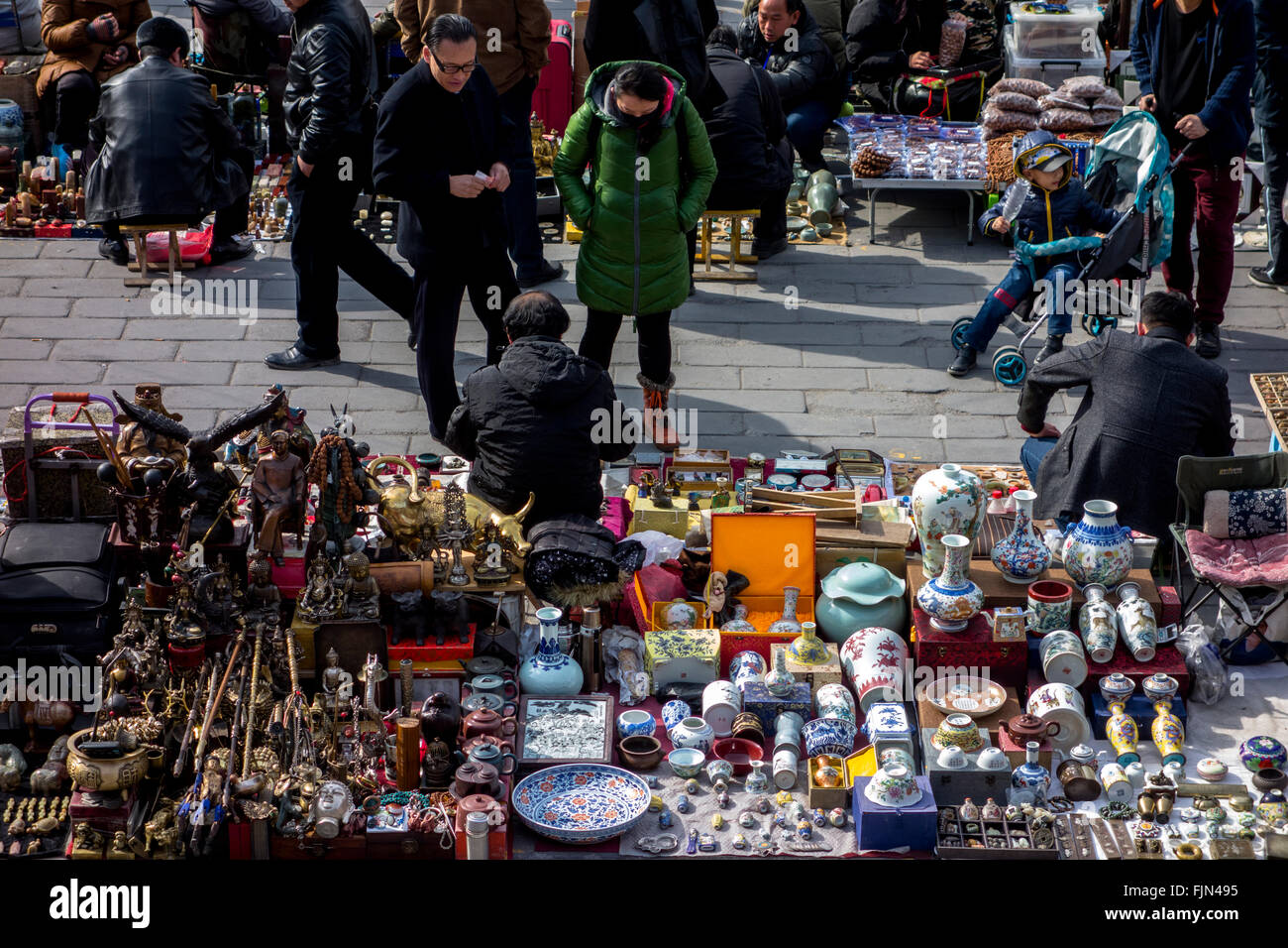 Beijing antique market panjiayuan hi-res stock photography and images ...