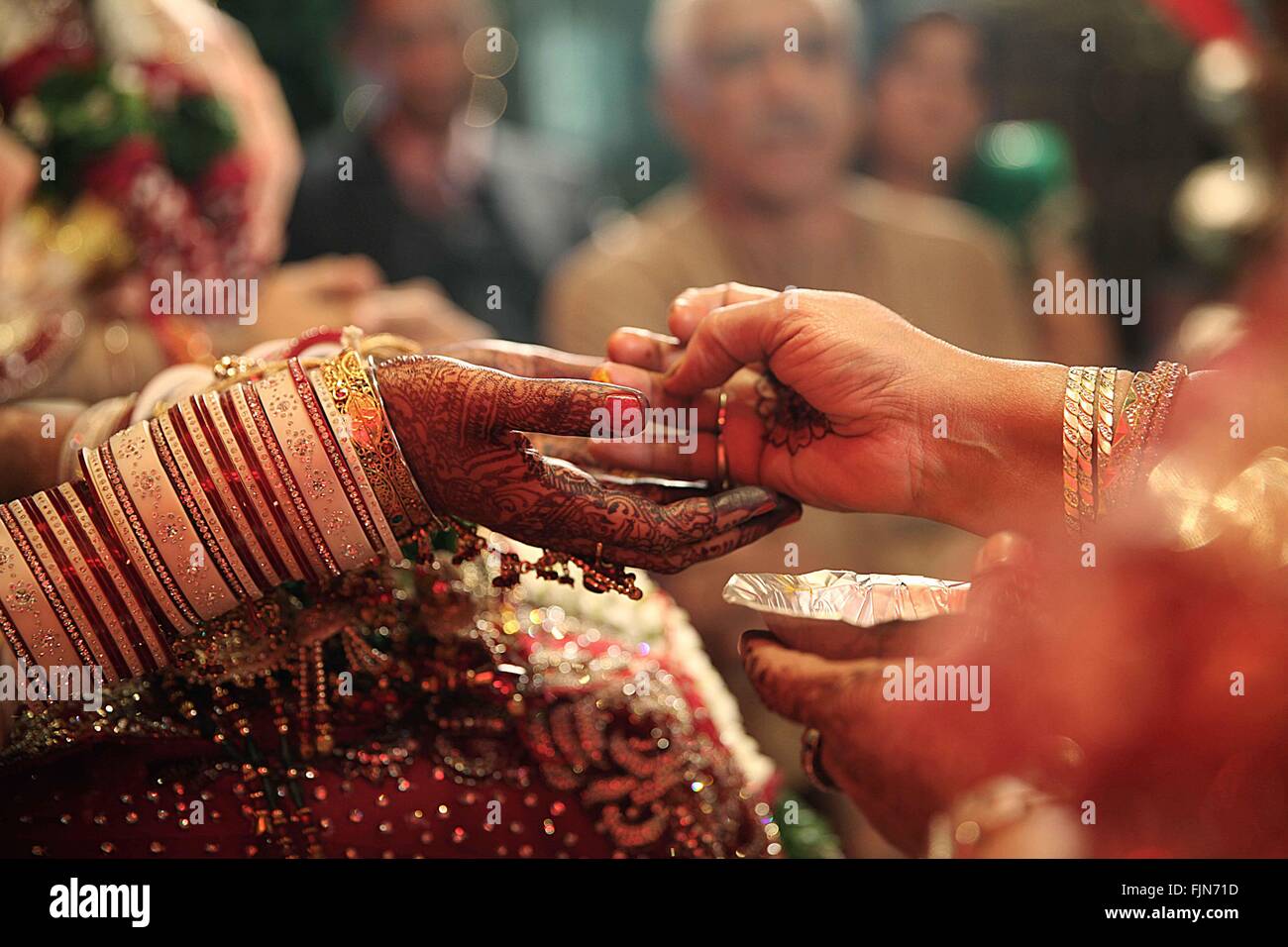 Indian ceremony wedding bride hi-res stock photography and images - Alamy