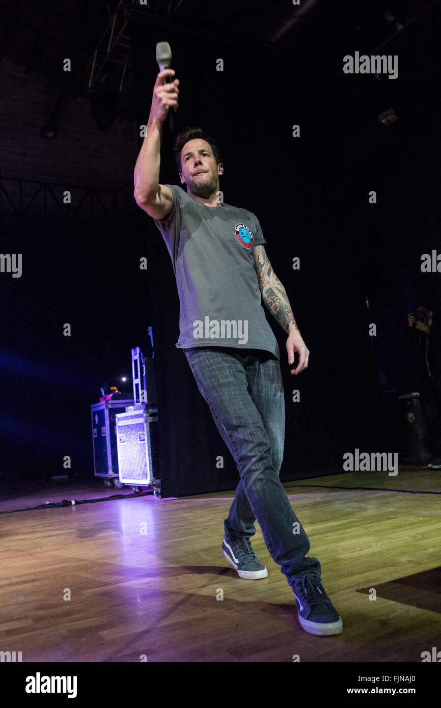 Rock band simple plan hi-res stock photography and images - Alamy
