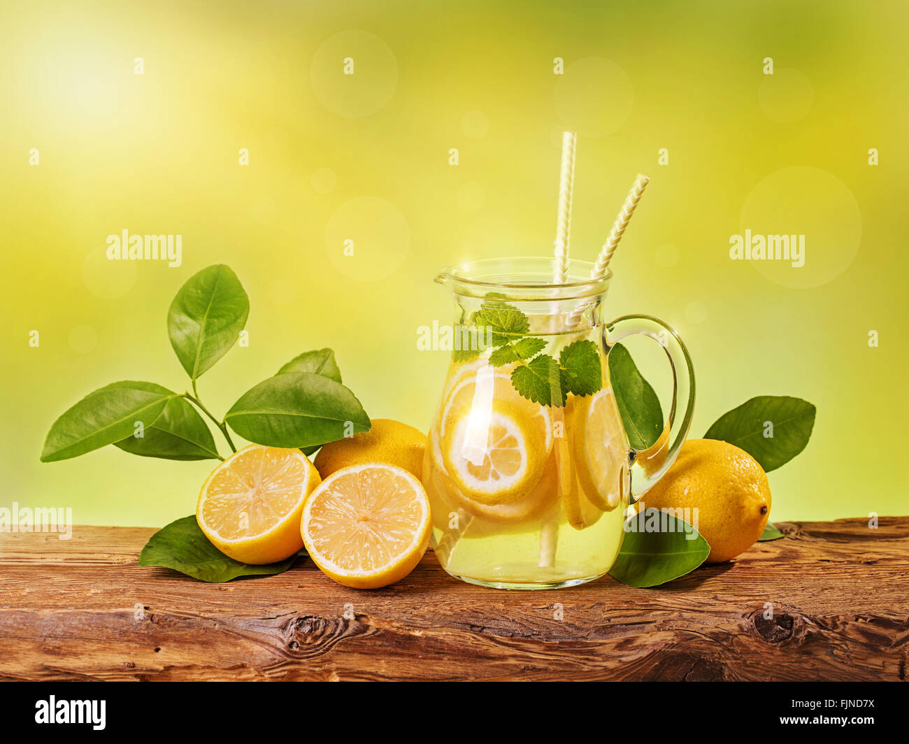 Lemonade drink , sun hi-res stock photography and images - Alamy