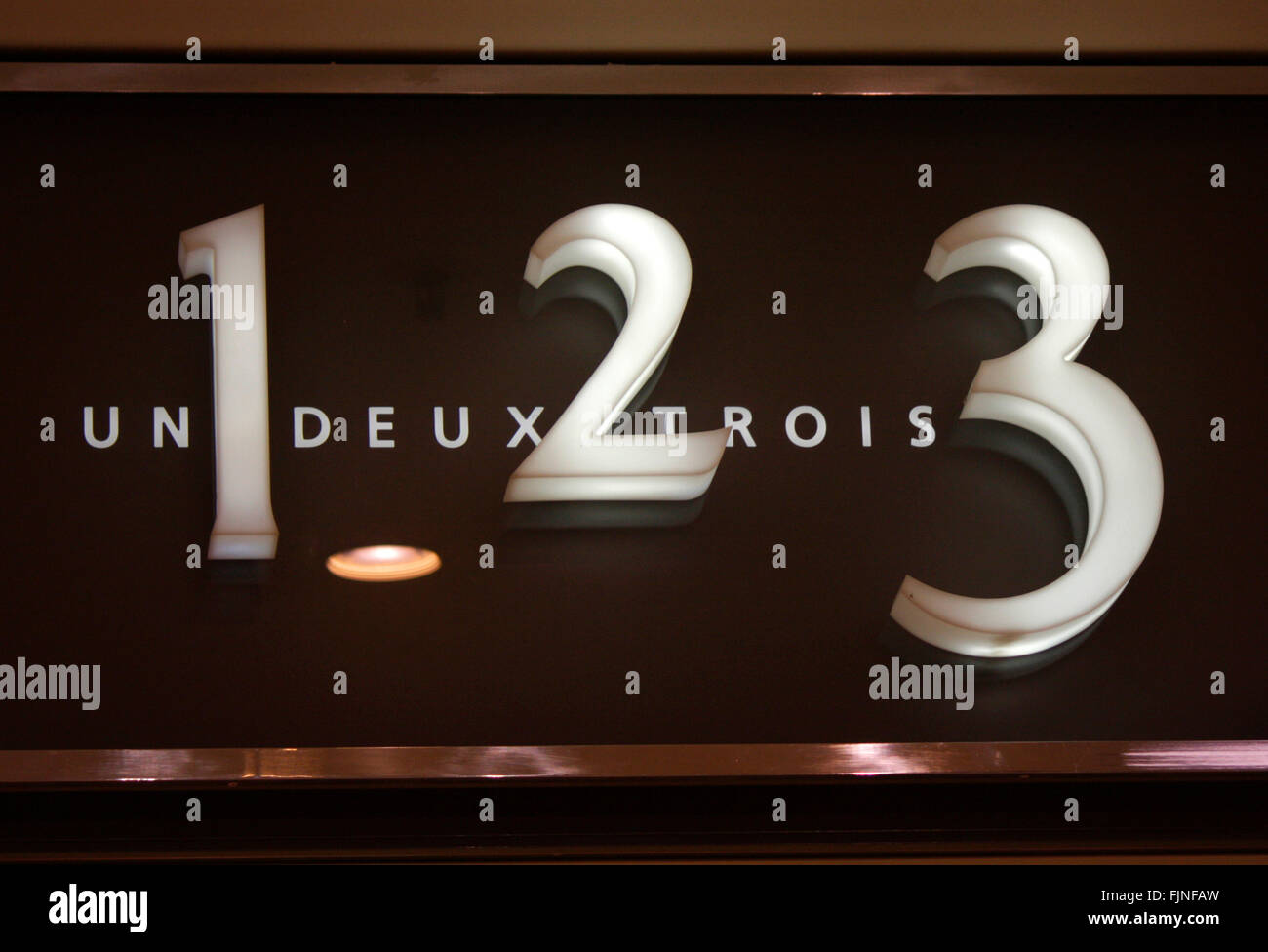 Trois logo hi-res stock photography and images - Alamy