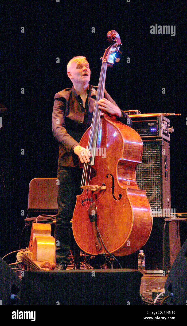 Lars Danielsson - Auftritt von "Caecilie Norby Group", Jazzfest 2011 ...