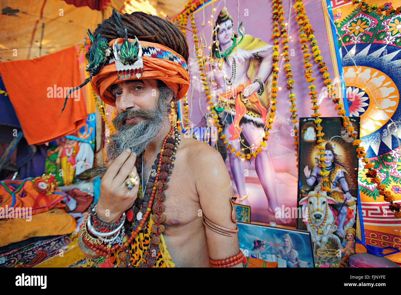 Hindu holy man sadhu hi-res stock photography and images - Alamy