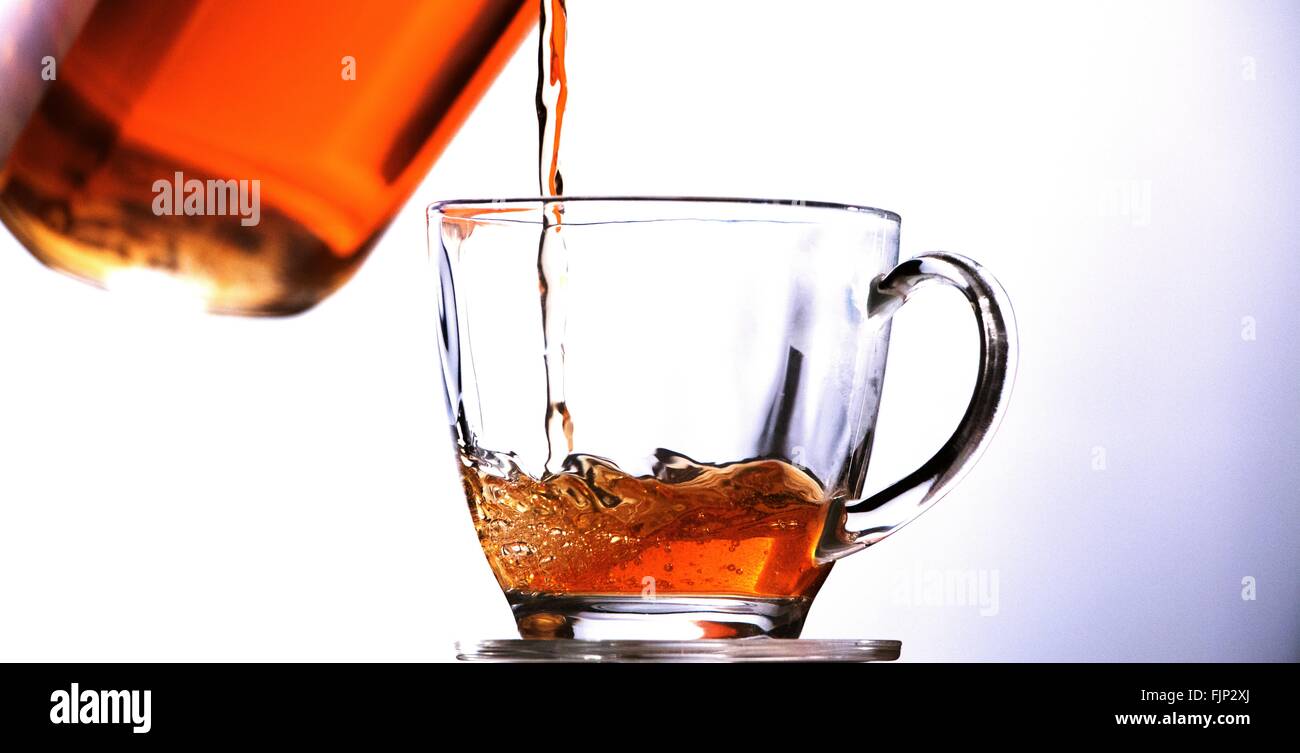 Cocktail spilling hi-res stock photography and images - Alamy