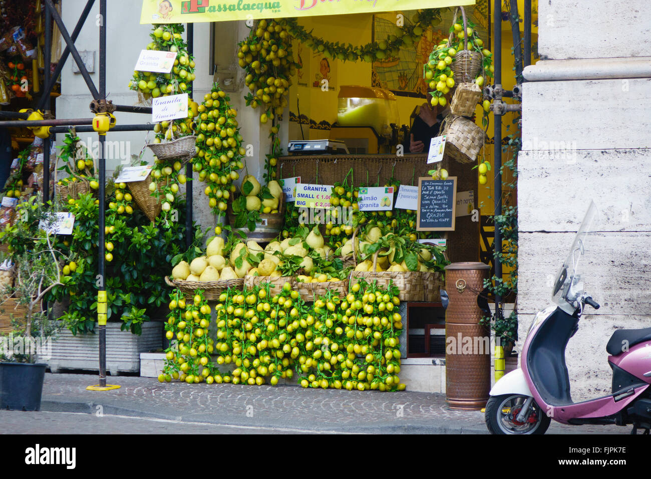 Lemon shop Naples Stock Photo - Alamy