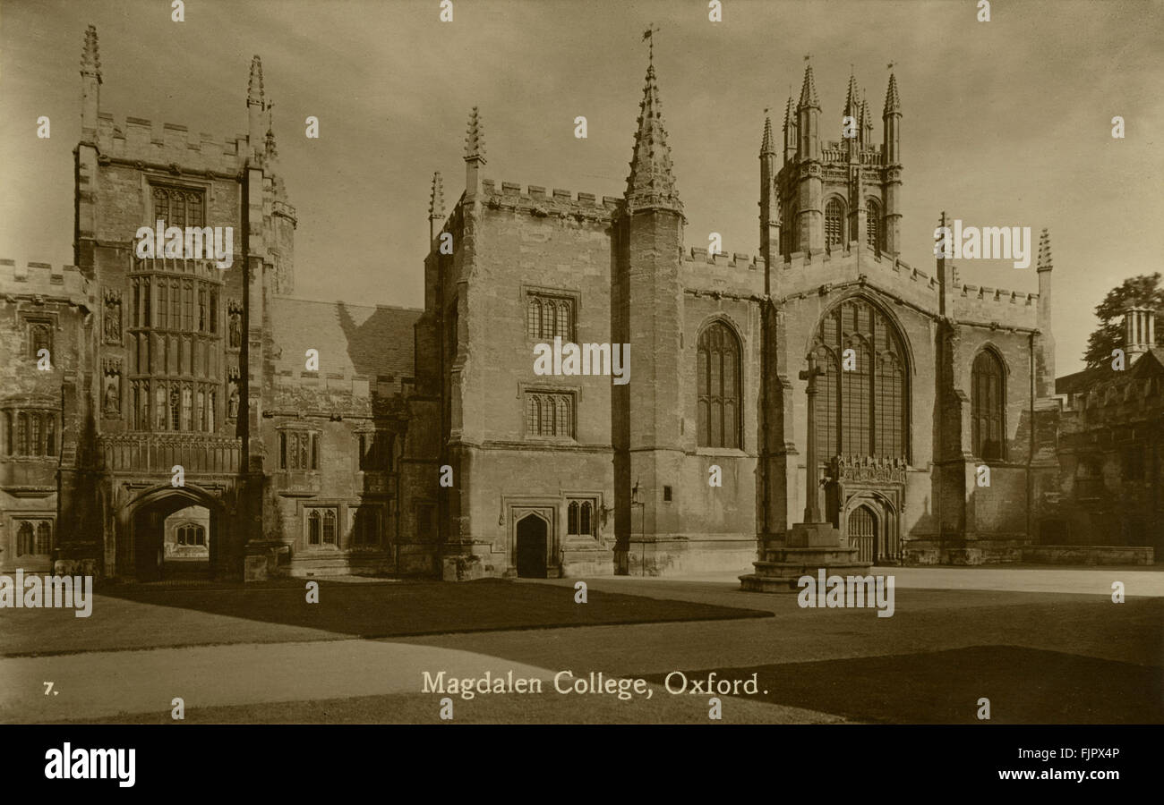 Magdalen College, Oxford University. Postcard 1900s Stock Photo - Alamy