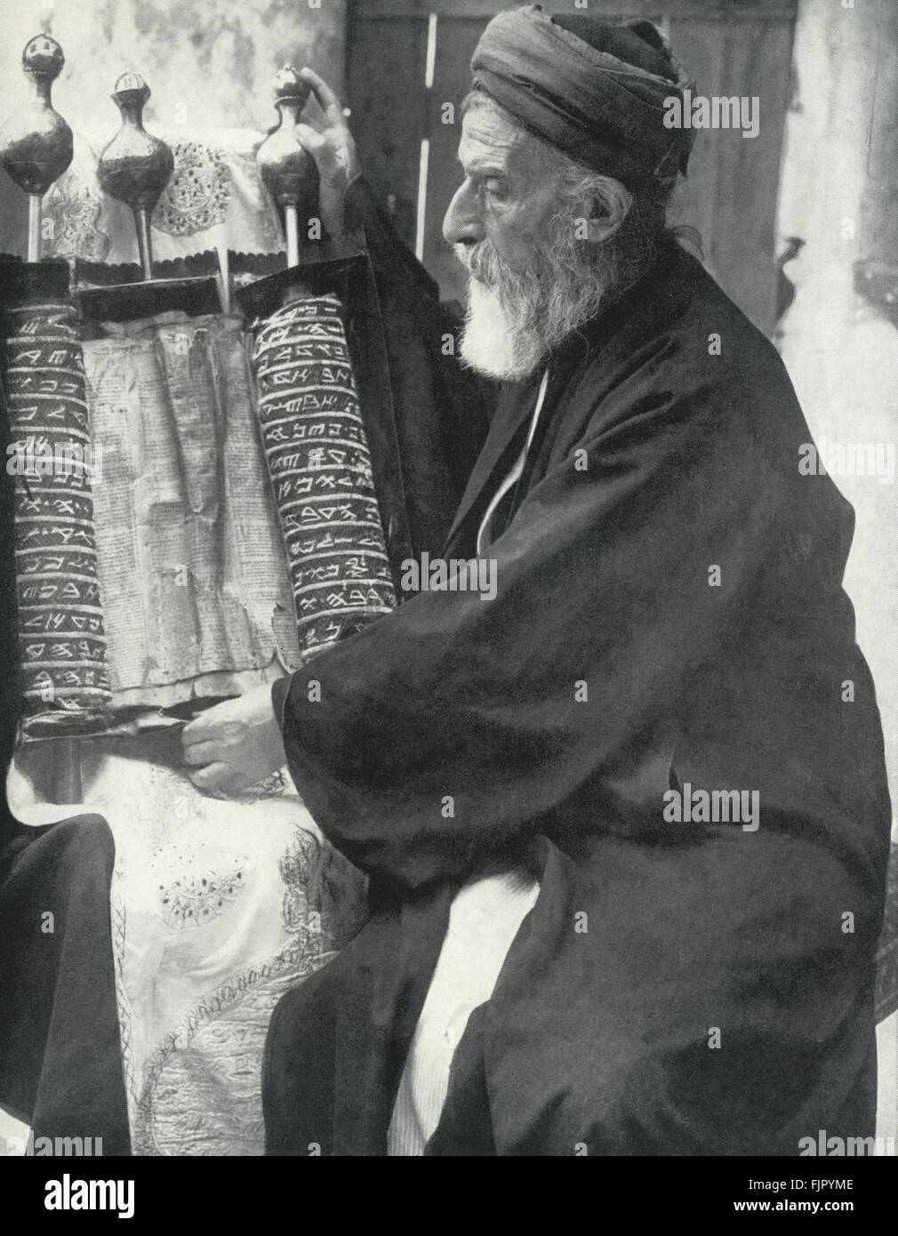 Ancient jewish priest hi-res stock photography and images - Alamy
