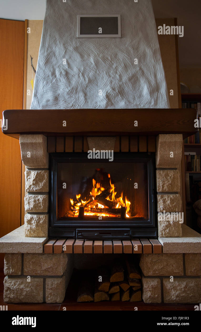 Closed wood burning hi-res stock photography and images - Alamy