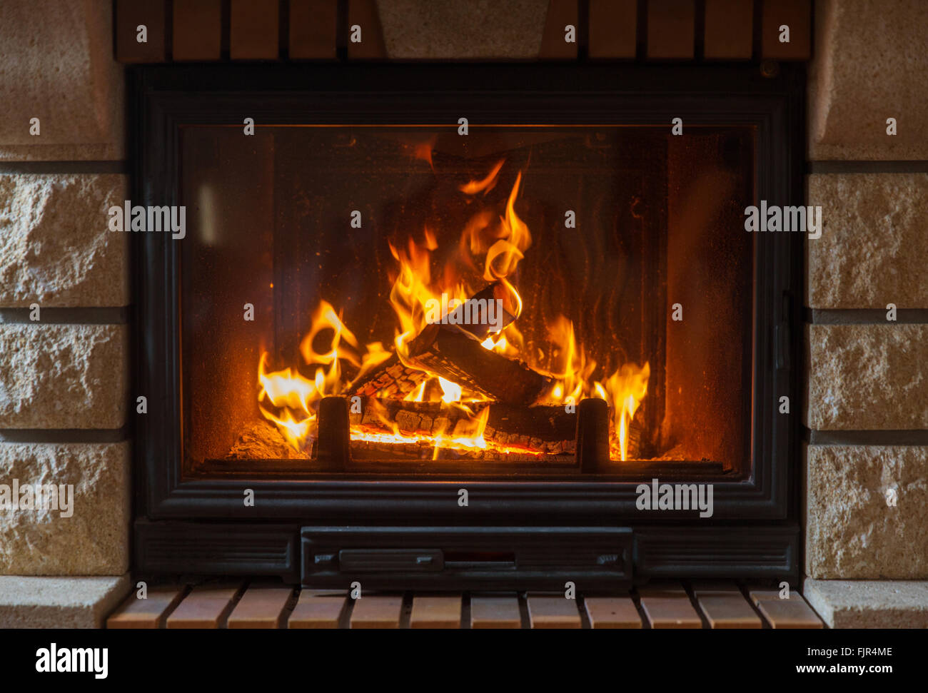 Home fireplace firewood holidays hi-res stock photography and images ...
