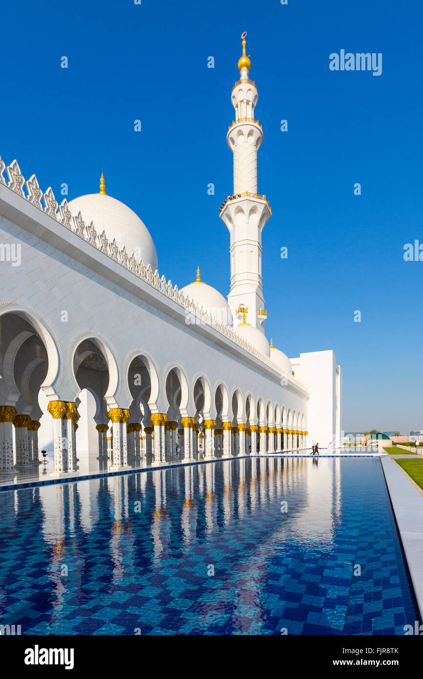 Arcades in the Sheikh Zayed Mosque, Sheikh Zayed Grand Mosque, Abu ...