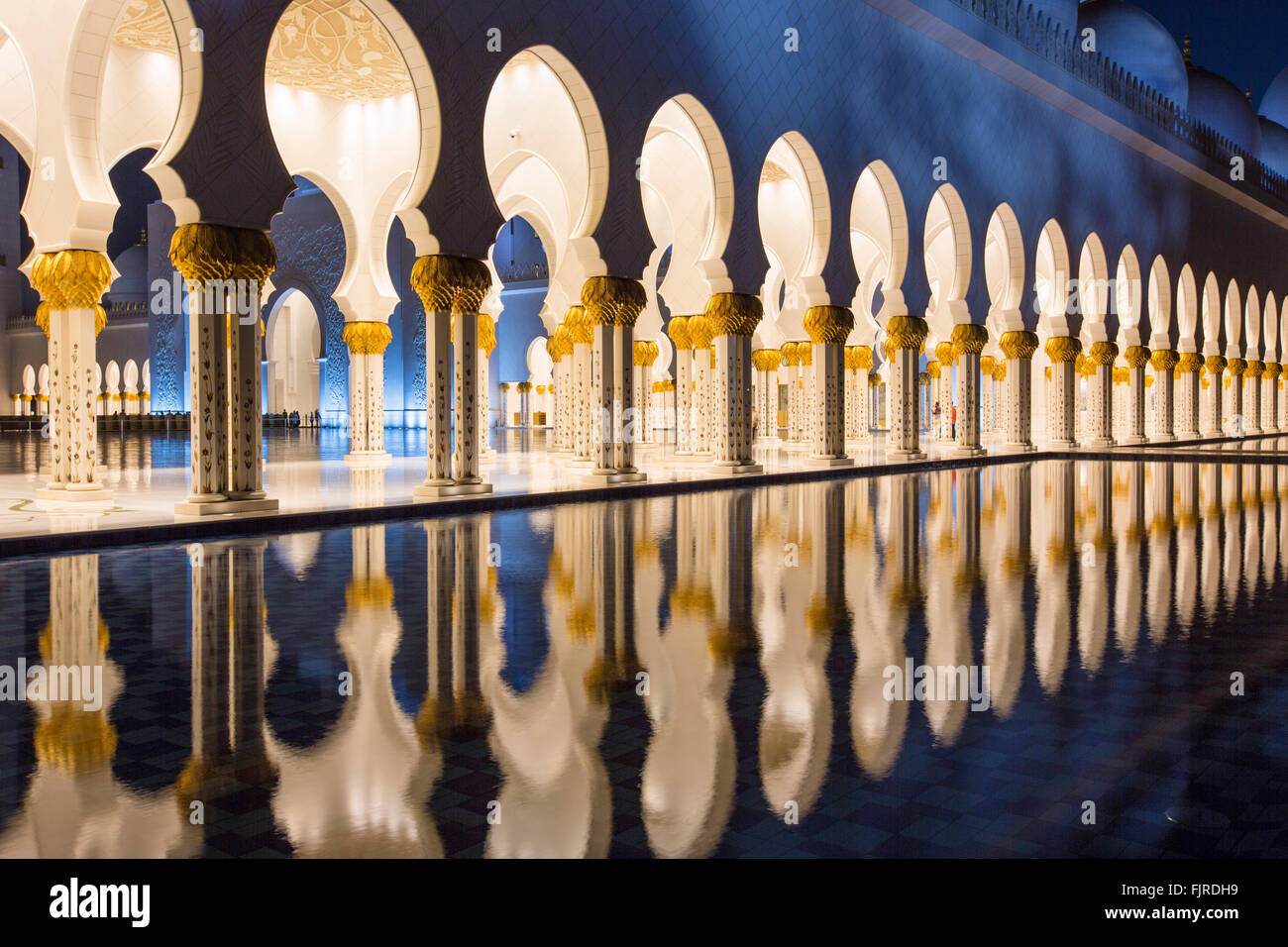 Arcades in the Sheikh Zayed Mosque, Sheikh Zayed Grand Mosque, Abu ...