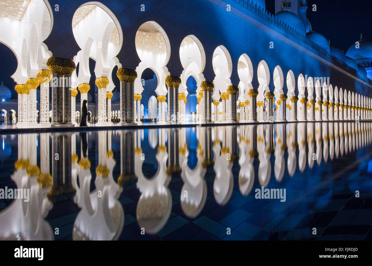 Arcades in the Sheikh Zayed Mosque, Sheikh Zayed Grand Mosque, Abu ...